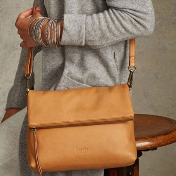margot | Bags | Margot Robbi Leather Foldover Crossbody Bag Purse ...